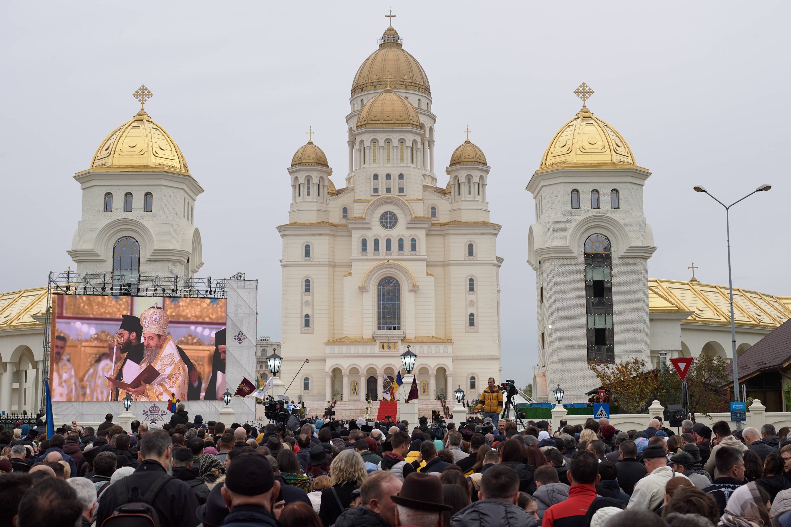 Catedrala Națională, deschisă de sărbători pentru toți cei care poartă ...